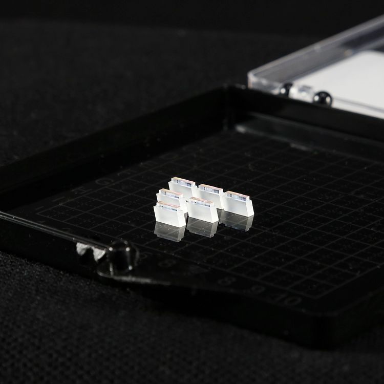 6通道800GHz LWDM6 Z-BLOCK mux demux光学组件，高可靠性，3.0nm 大带宽，低中心波长温度漂移量