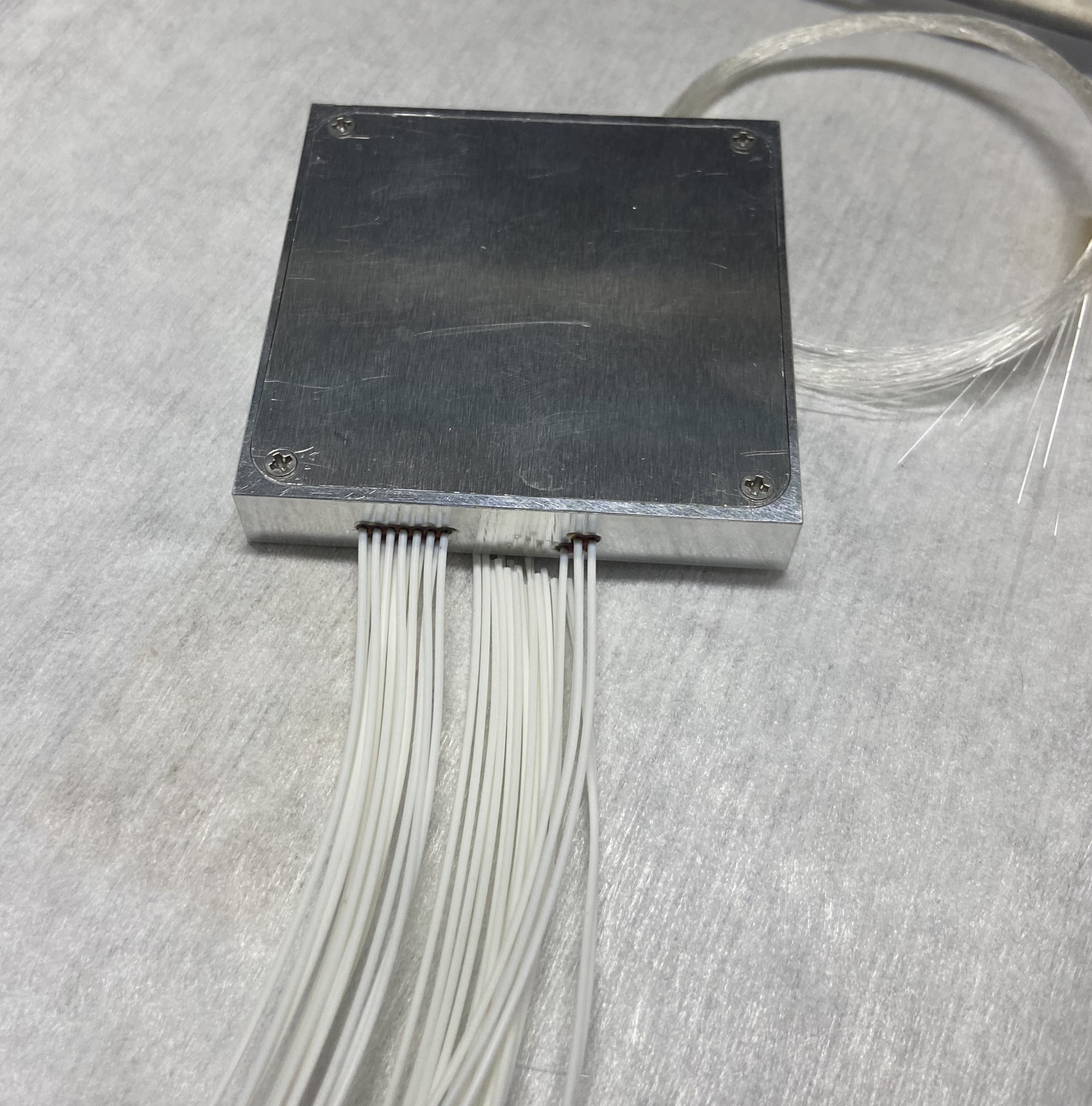 5CH DWDM and 1CH CWDM hybrid mux demux based on TFF and Free-space